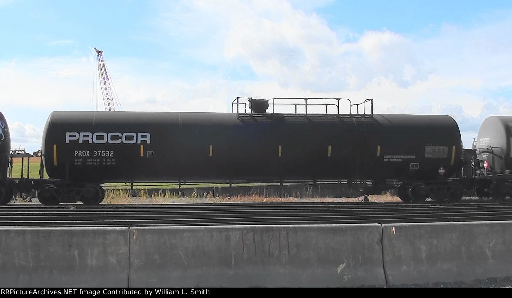 Building a Frt in Balmer Yard -7